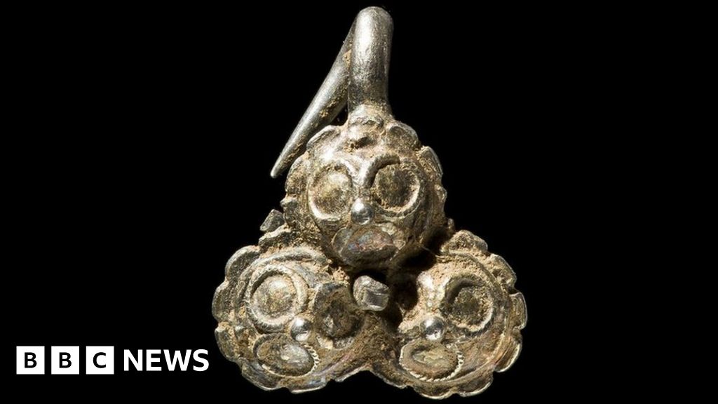 Bronze Age and post-medieval treasure found in Wales