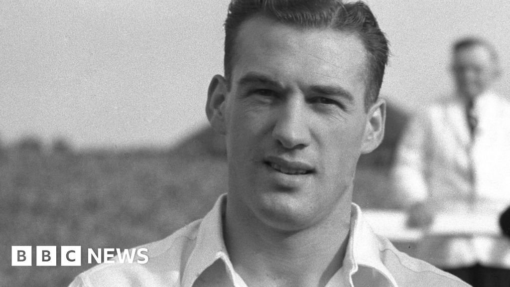 FA apologises over Lofthouse plaque omission - BBC News