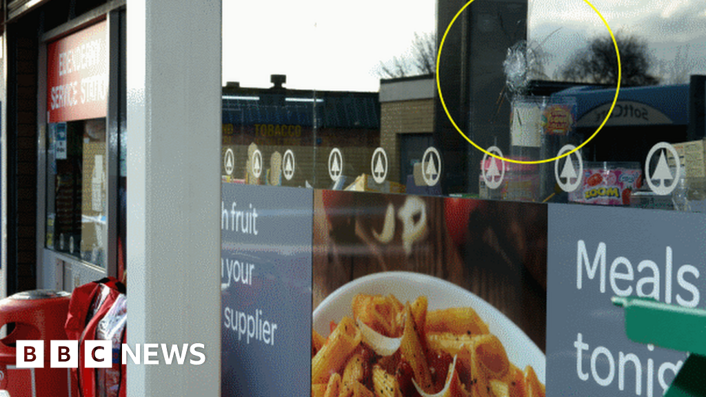 PSNI officer shooting: Two released, one man still in custody - BBC News