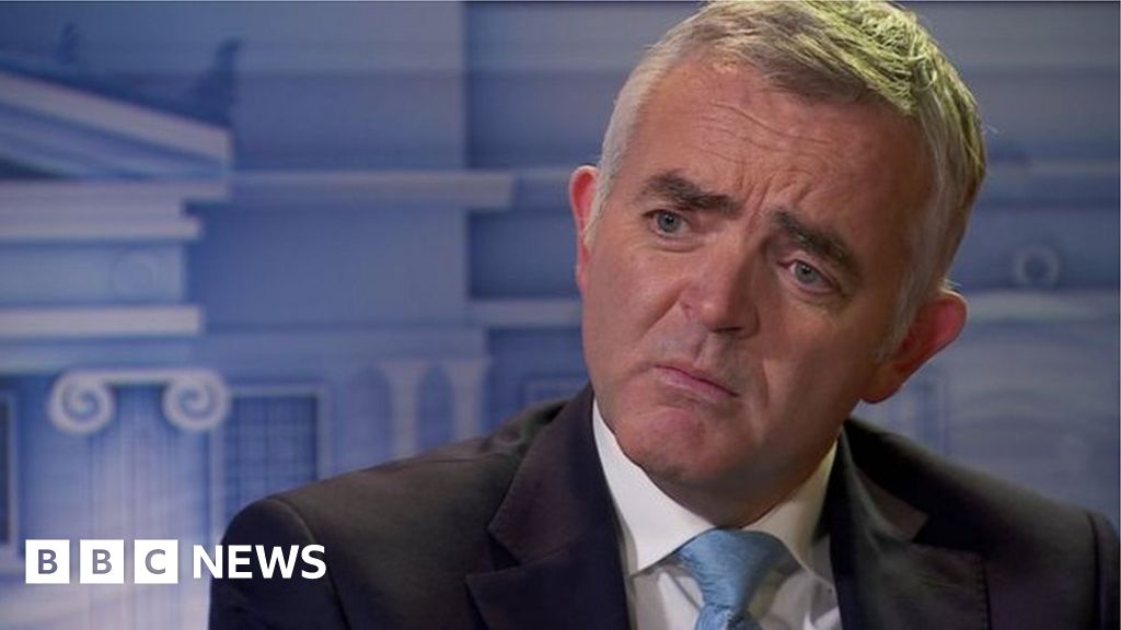 RHI: Jonathan Bell had 'dysfunctional' relationship with adviser - BBC News