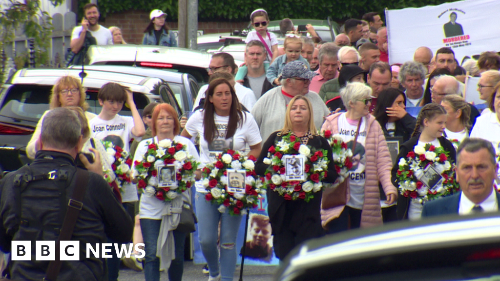 Ballymurphy: parade marks fifty-first anniversary - BBC News