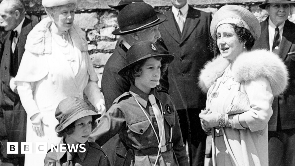 Queen Elizabeth II: Monarch 'kept her Girl Guide promise every day'