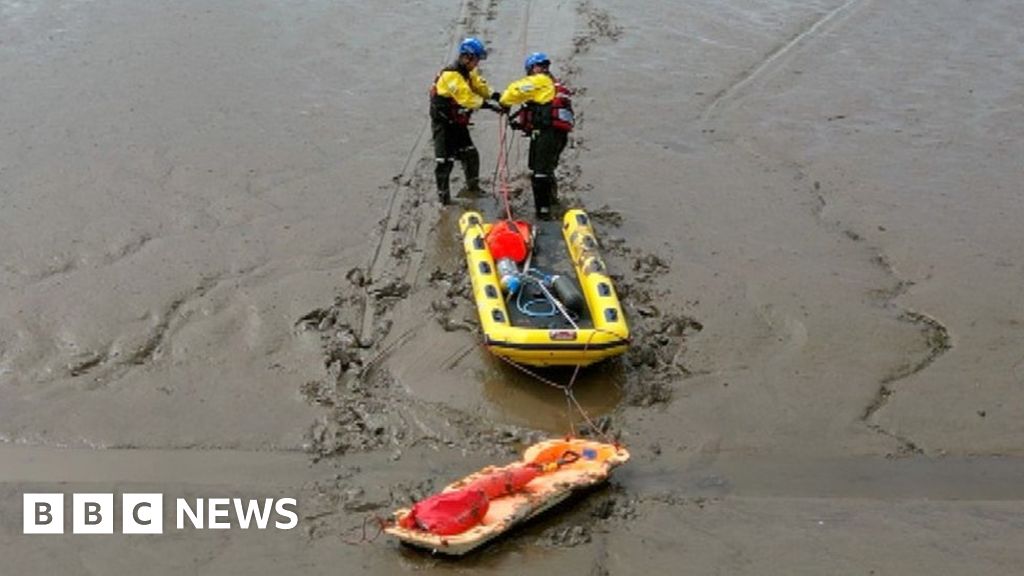 Rise in people stuck in beach mud along the east coast prompts warning