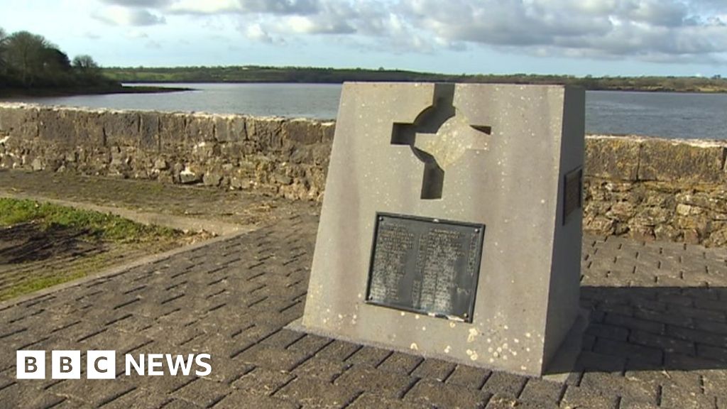 New plaque for Pembrokeshire's 'forgotten' pit disaster - BBC News