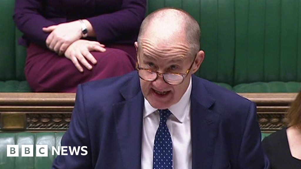 Minister details Post Office compensation scheme - BBC News