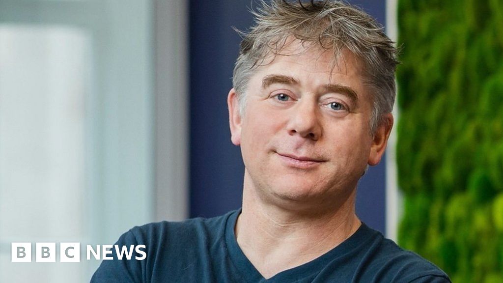 CEO Secrets: 'I employ 1,200 people and have no HR department' - BBC News