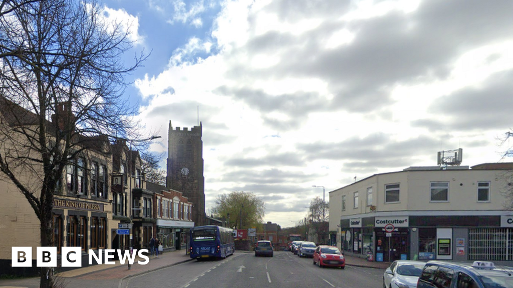 Heanor: Pedestrian taken to hospital after being hit by bus