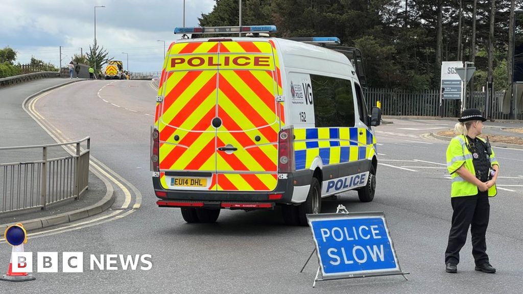 Just Stop Oil Eight Arrests As Grays Oil Tanker Blocked