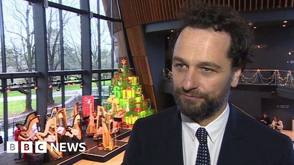 Golden Globes: Matthew Rhys on another 'posh party'