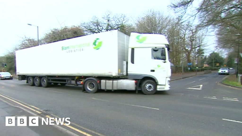 Wrong-way Amazon lorries overrun villages in Coventry - BBC News