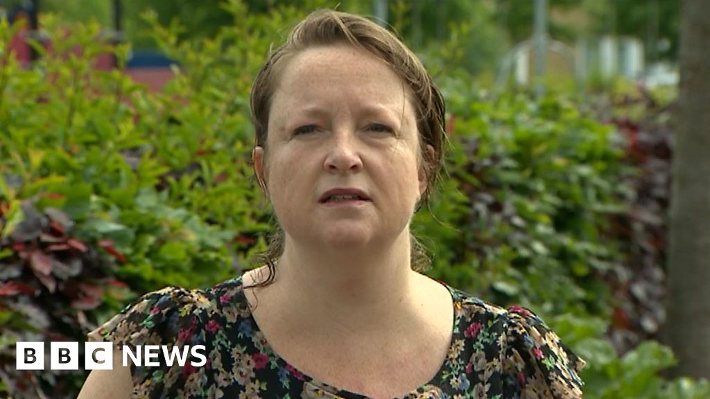 Chilcot: 'My family died' after brother's Iraq death - BBC News