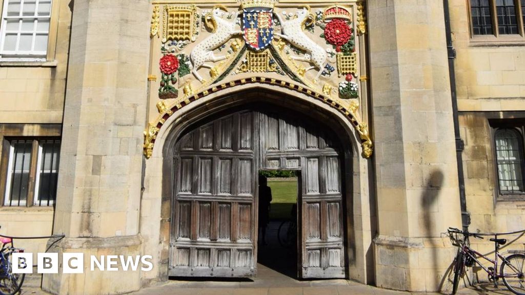 Cambridge University gatehouse restoration completed - BBC News