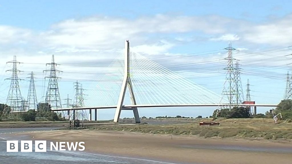 Work under way on Deeside's Flintshire Bridge - BBC News