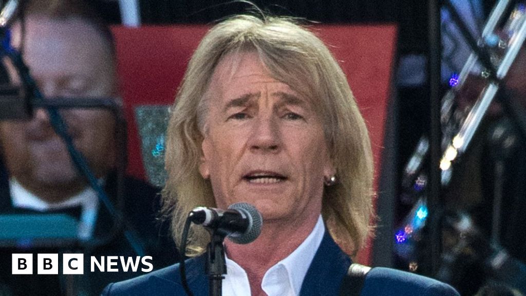 Rick Parfitt quits performing with Status Quo for good - BBC News