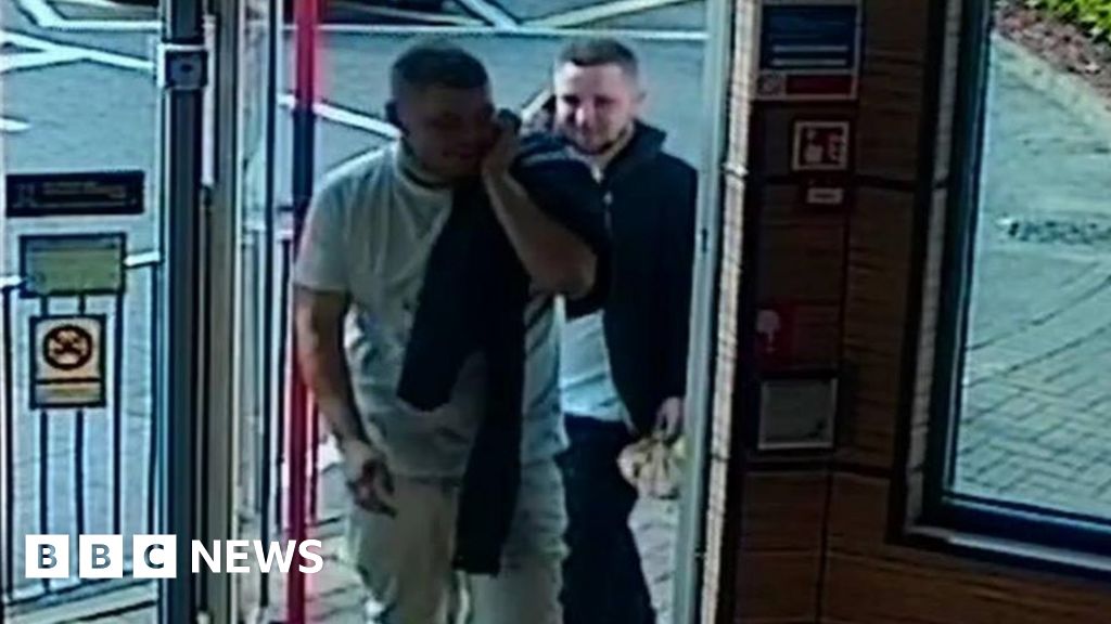 Southampton acid attack: Victim fears she will lose sight - BBC News