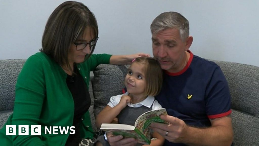 Parents appeal for live kidney donor for daughter, six - BBC News