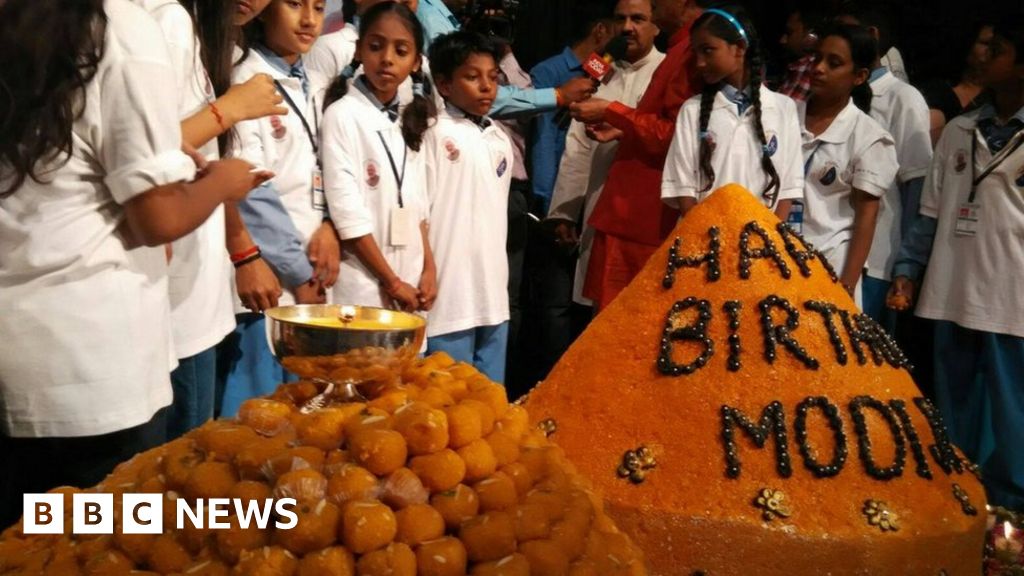 India minister unveils 375kg sweet for Modi birthday - BBC News