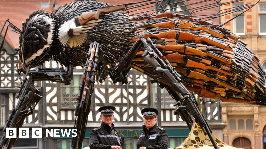 Anti-violence bee sculpture to visit Gloucester
