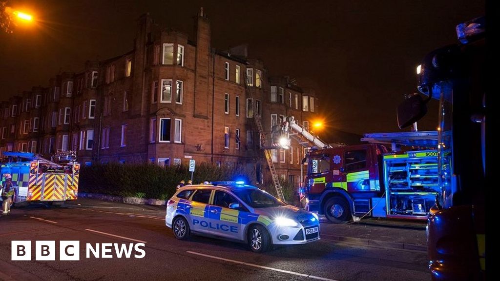 Three 'serious' after tenement fire in Tollcross, Glasgow - BBC News