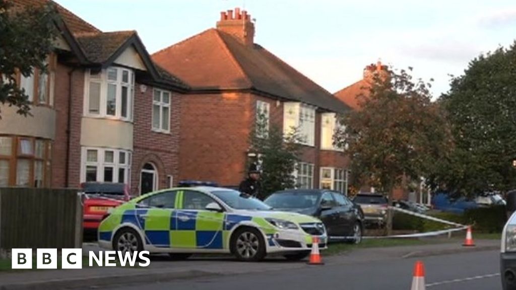 Bodies of man and woman found in Burton-upon-Trent house - BBC News
