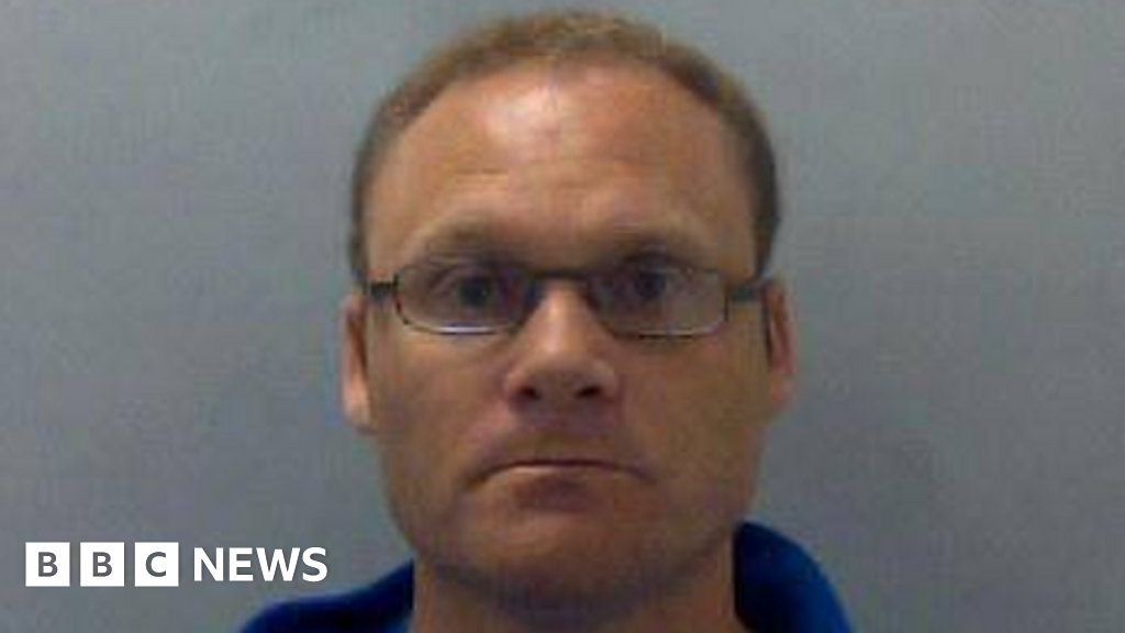 Child sex abuse head teacher Christopher Field jailed - BBC News