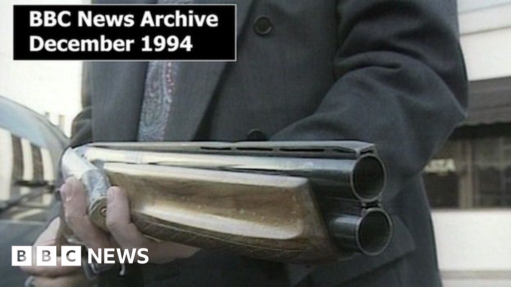 1994: Thomas Bourke convicted of MOT murders - BBC News