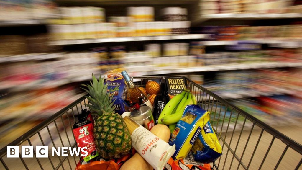 Bank of England sees inflation spreading beyond food and fuel - BBC News