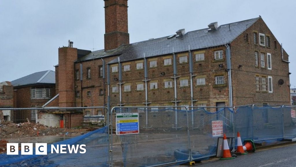 Northallerton: Former jail site set to feature sculpture of young ...