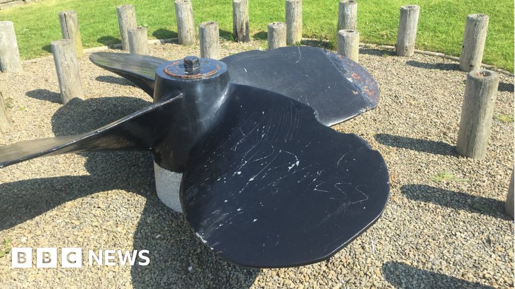 Royal Oak vandalism prompts hope of memorial revamp - BBC News