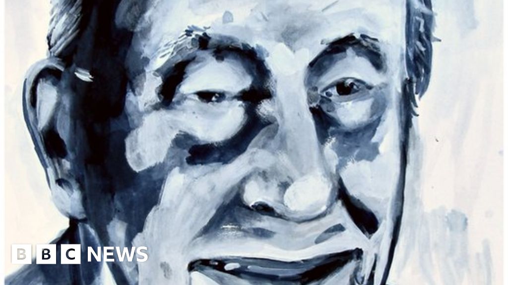 Dan Llewellyn Hall's Portraits at Sea at Hull Merchant Navy Club - BBC News