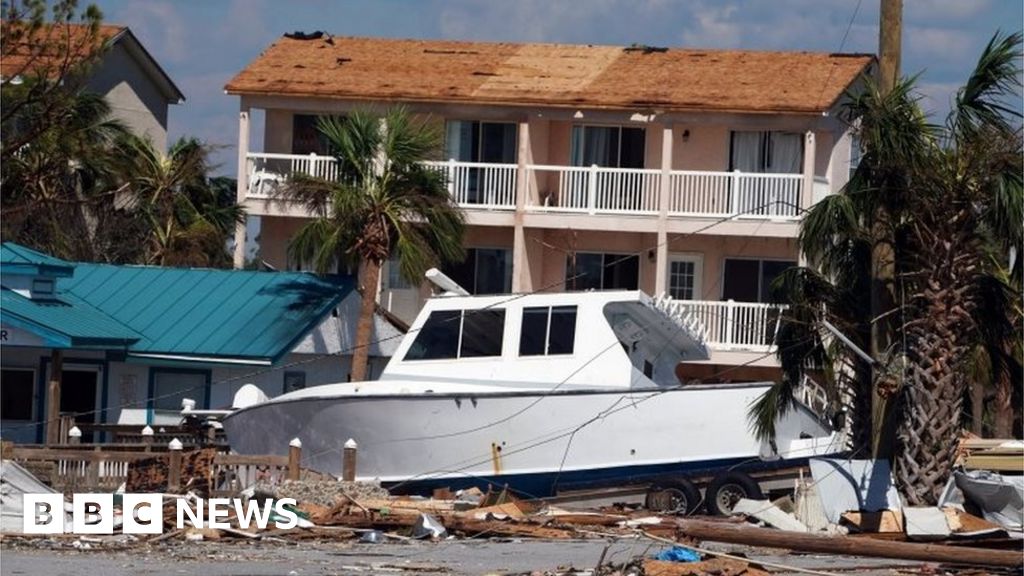 Lloyd's of London blames £1bn loss on natural disasters - BBC News