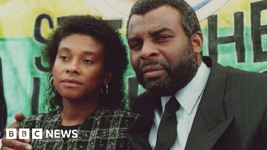 Undercover inquiry reveals Stephen Lawrence 'spy name' - BBC News