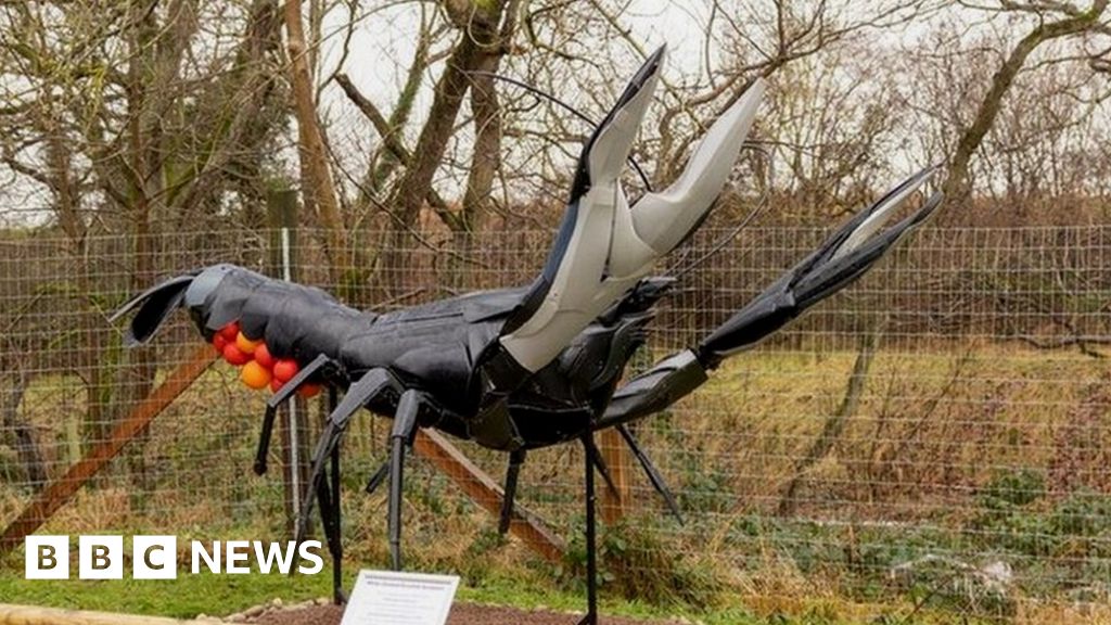 White-clawed crayfish: Sculpture highlights plight of species