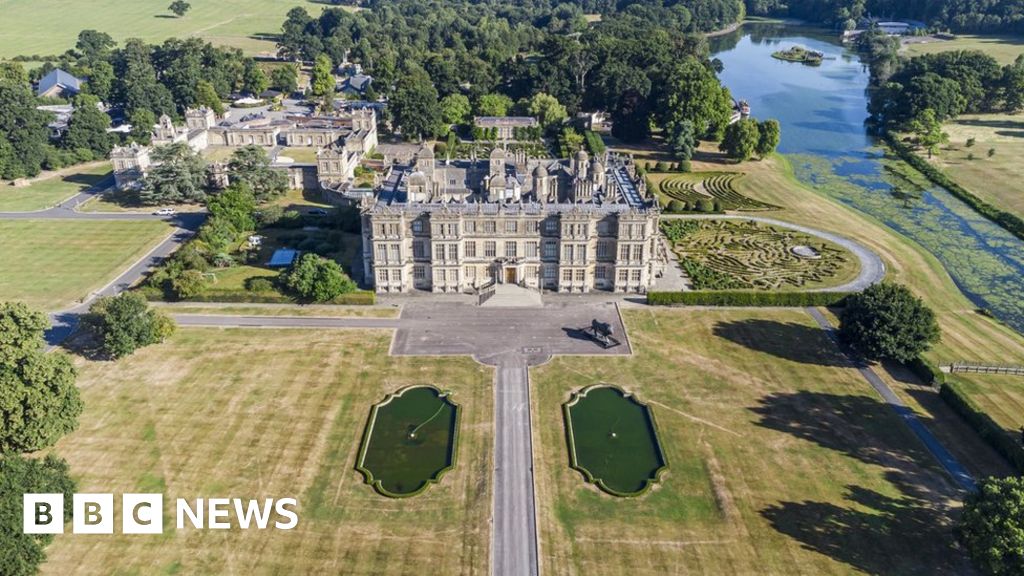 Longleat's 17th Century gardens revealed by heatwave - BBC News