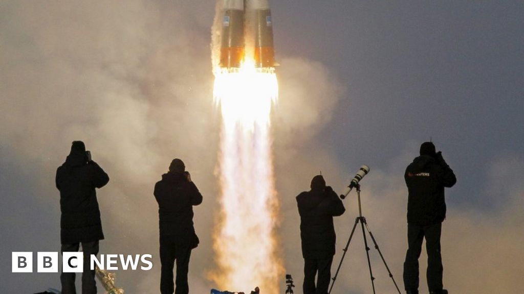 Tim Peake: Space journey in pictures - BBC News
