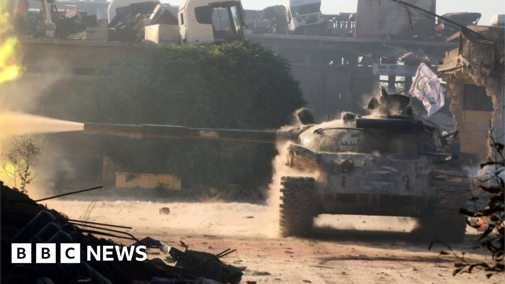 Syria conflict: Aleppo hit by clashes despite Russia aid pledge - BBC News