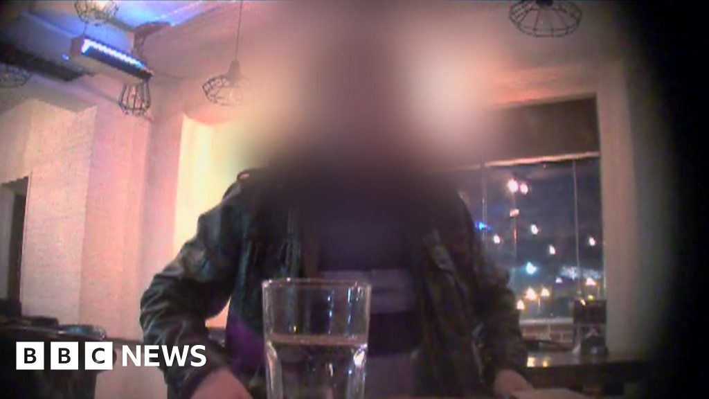 Undercover video of human organ traders - BBC News