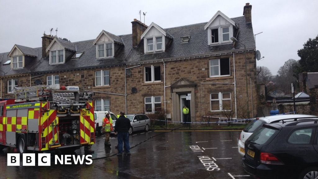 Man detained after three suspicious Dunblane fires - BBC News