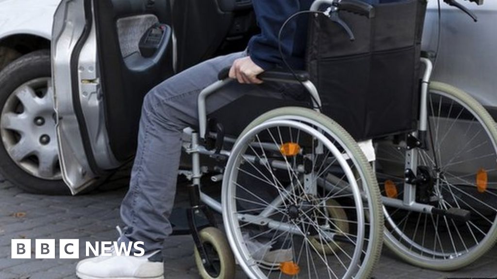 Disabled Scots 'paid £1.20 less than able bodies workers' - BBC News