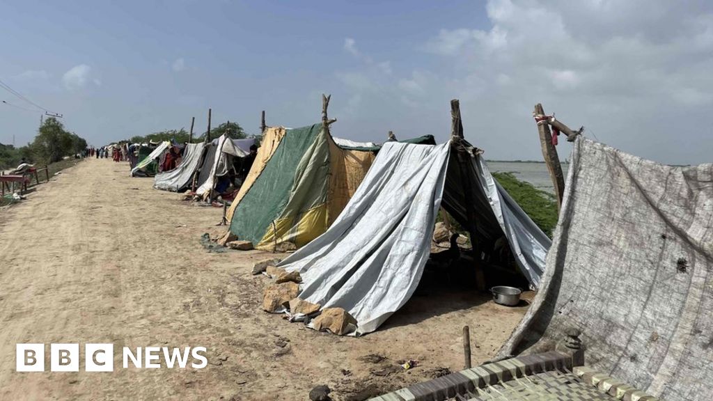 Guernsey gives £20,000 to Pakistan flood appeal - BBC News