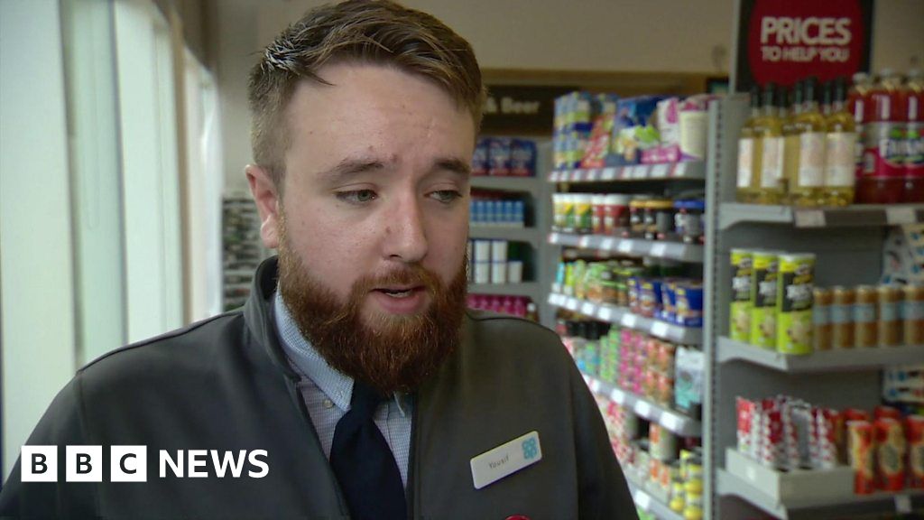 Retail crime: Shop worker 'thought he was going to be stabbed' - BBC News