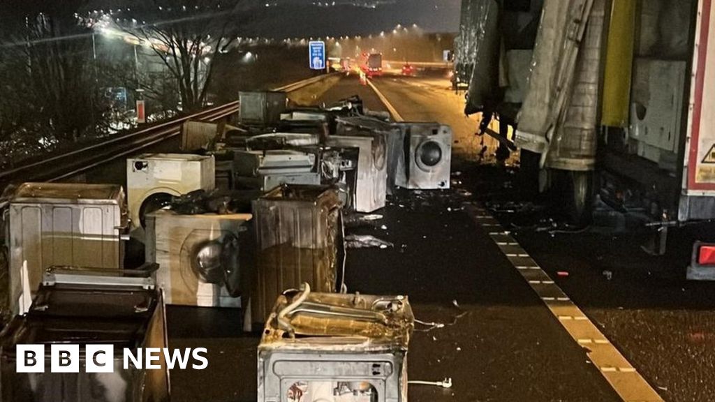 M62 Brighouse lorry fire scene cleared after long delays - BBC News