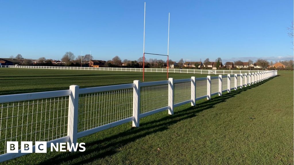 Longlevens Rugby Club builds fence to protect players from dog poo ...