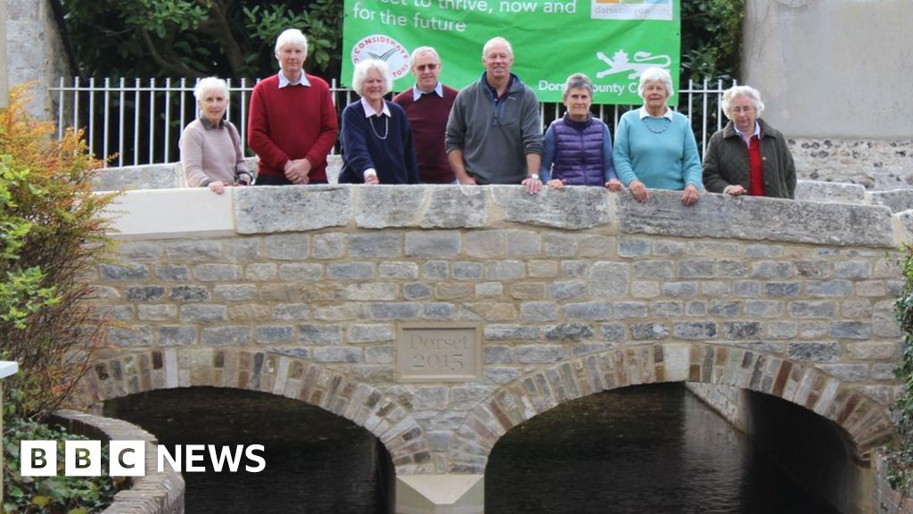 Listed Charminster bridge rebuilt to prevent flooding - BBC News