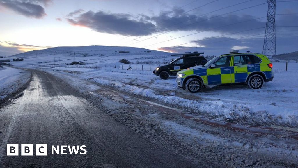 Lorries struggle as cold spell continues - BBC News