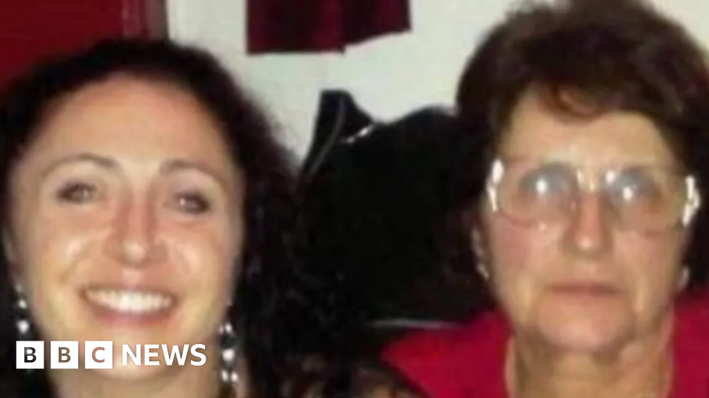 Double-fatal Boxing Day crash drivers fled scene in Kitts Green - BBC News