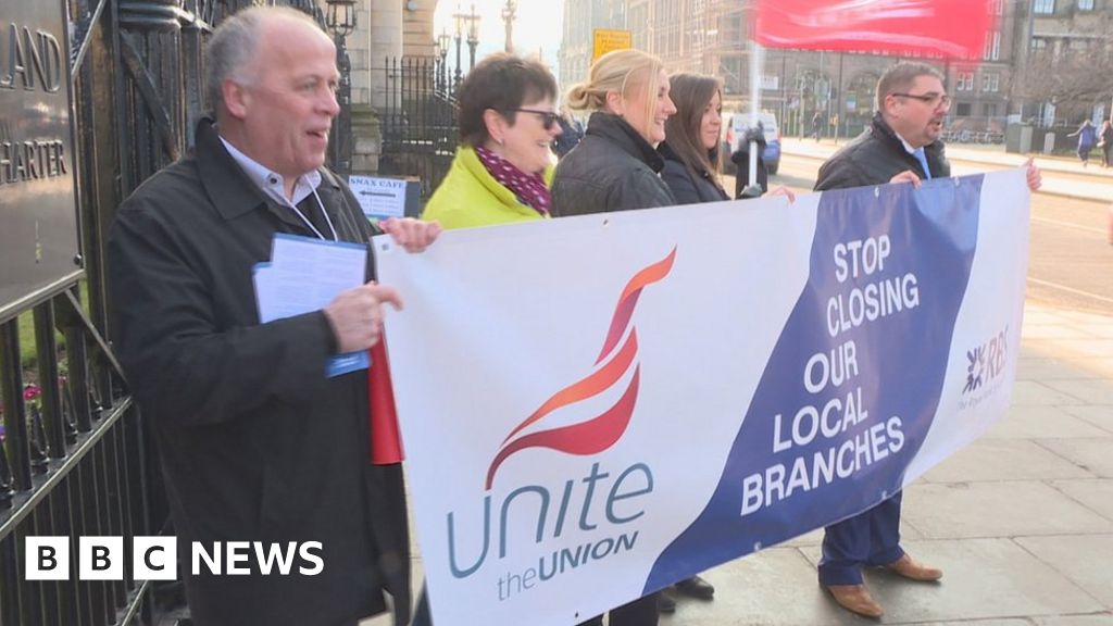 Protests held over RBS branch closures in Scotland - BBC News