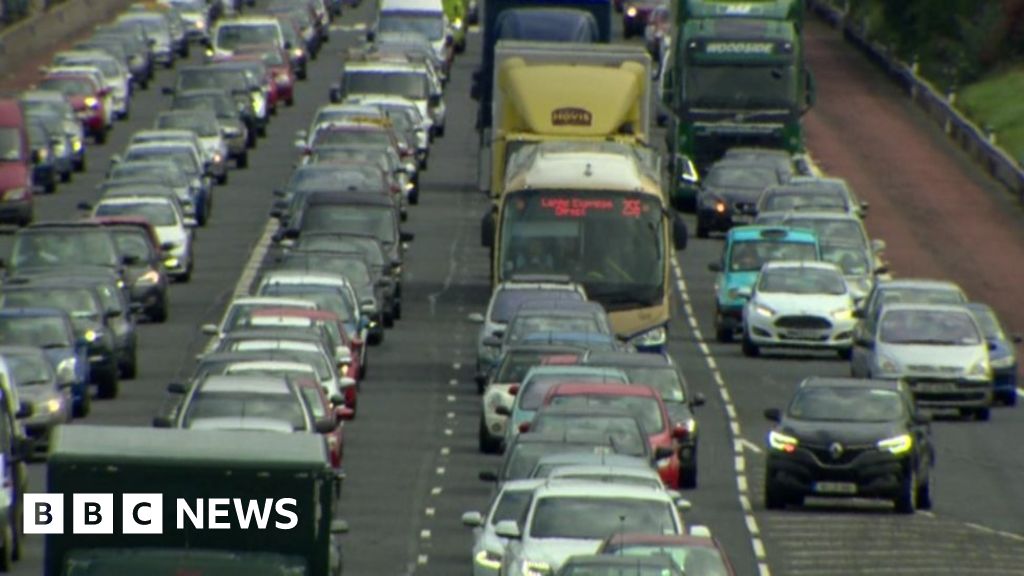M2: Major traffic delays leaving Belfast due to multi-vehicle crash ...