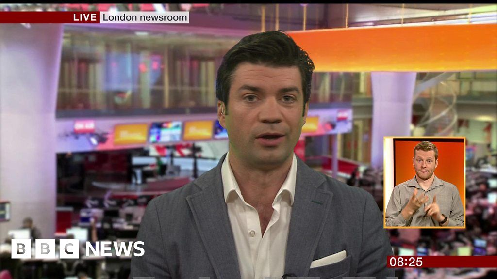 Newsreader tells of hearing difficulties