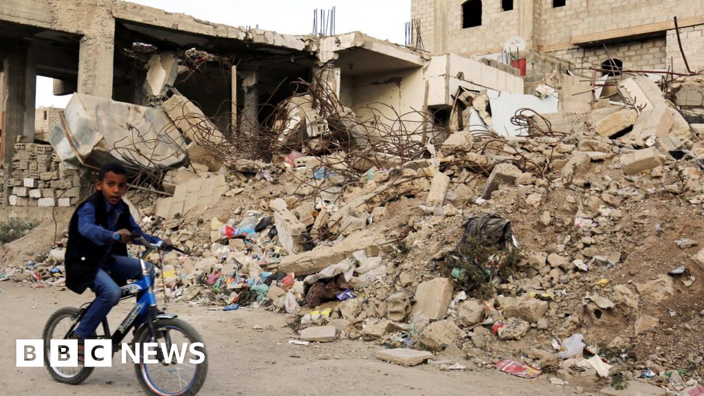 Yemen Conflict Air Strike Kills 12 Civilians In Hajja Bbc News